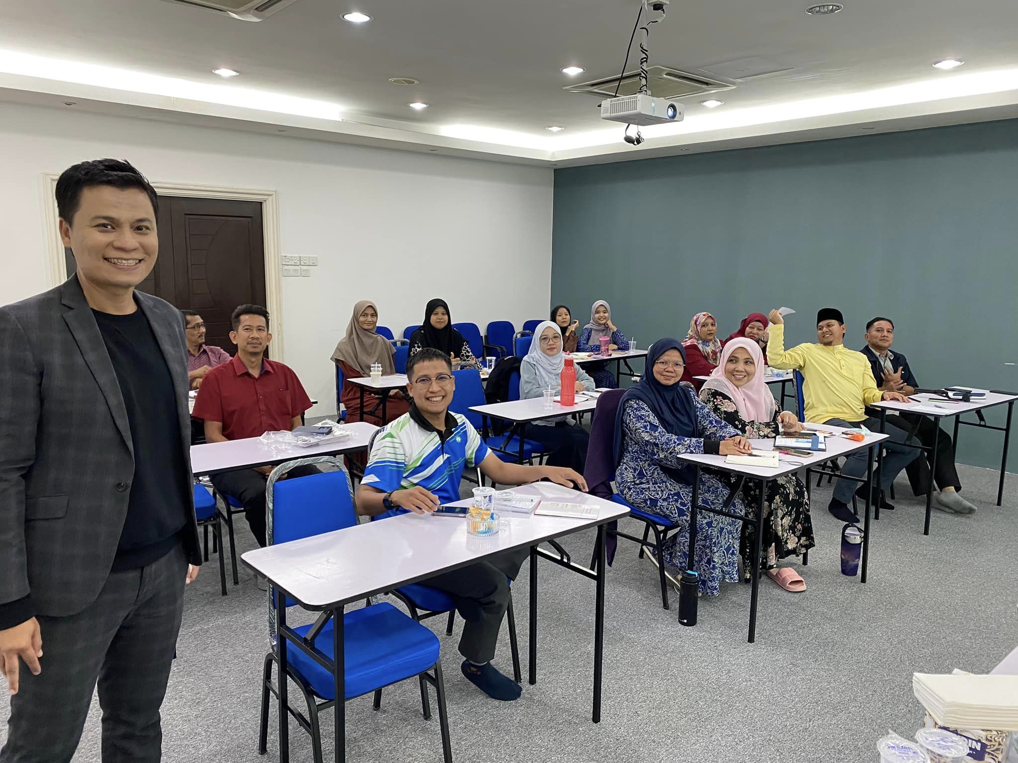 PENGURUSAN PELANGGAN / CUSTOMER SERVICES | CuteCarry